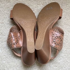 XOXO | Shoes | Nwot Tan Boho Floral Cutout Wedge Sandals Size 65 | Poshmark